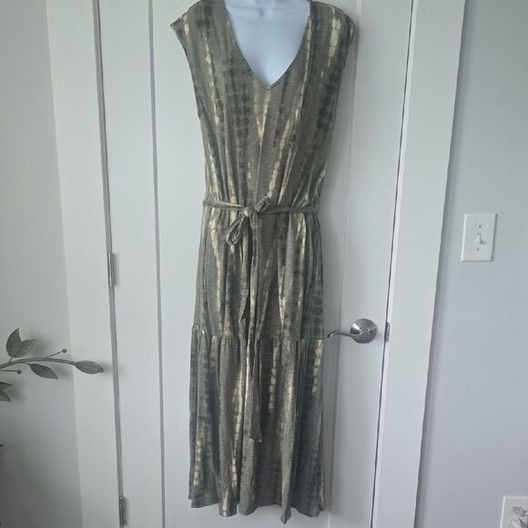 G by Giuliana | Dresses | Newg By Giuliana Green Pleated Maxi Dress ...